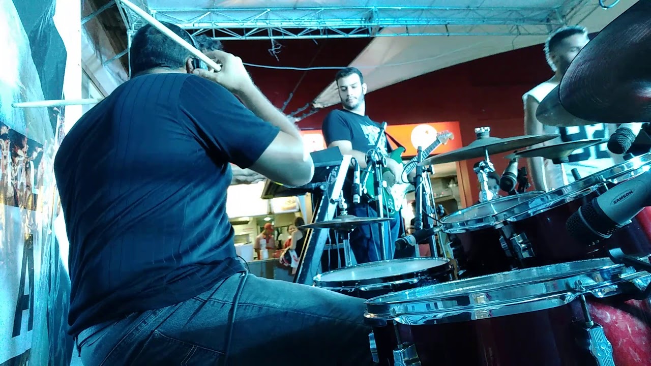 Show de Nanda Lynn ao vivo. - YouTube