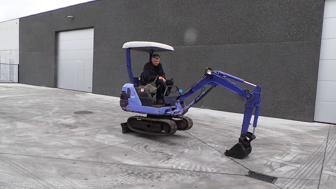 Exclusivité, Mini Pelle Hitachi EX-12 1300KG 7 250 € - YouTube