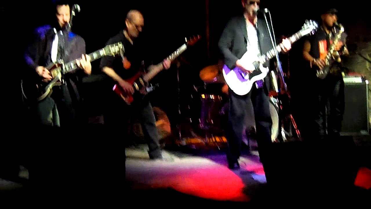 Tuff Darts! Fun City - YouTube