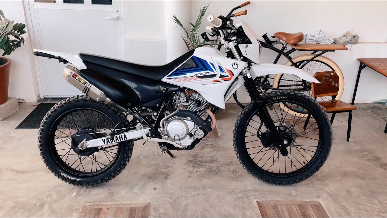 Yamaha XTZ 125 Custom | Stock Exhaust Vs. Akrapovic - YouTube