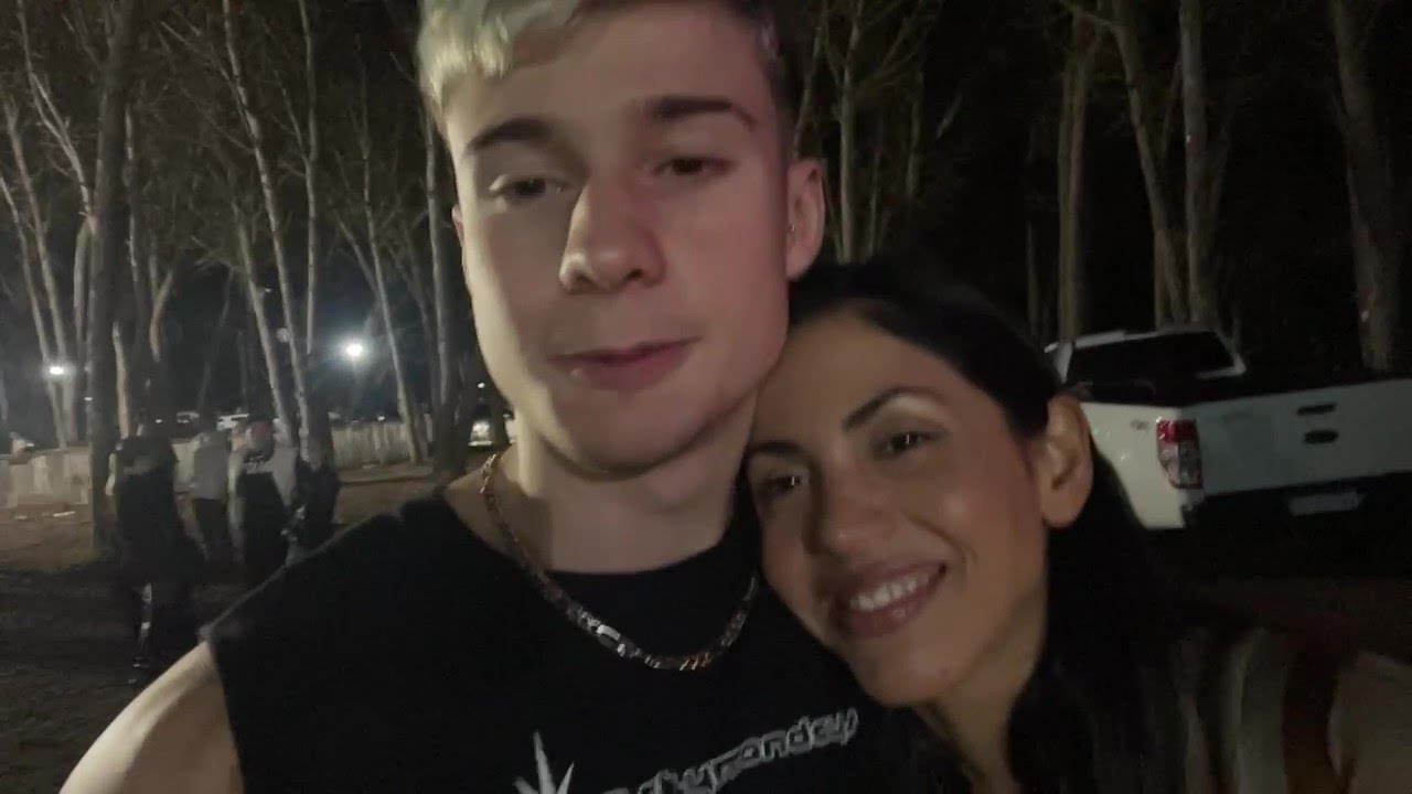 MAZZA Se CHAMUYA A DANILA Una MILF Mas BUENA Que COMER POLLO Con La mazza-se-chamuya-a-danila-una-milf-mas-buena-que-comer-pollo-con-la