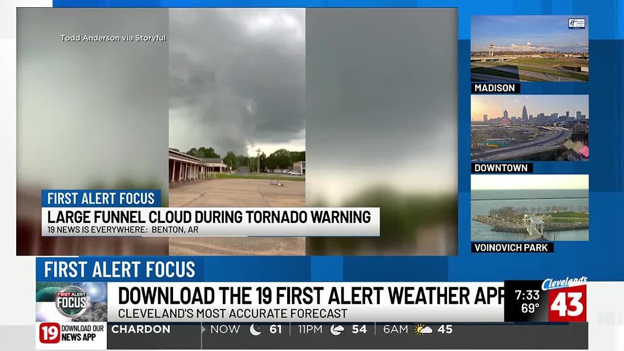 Wild Weather: Large funnel cloud during tornado warning - YouTube