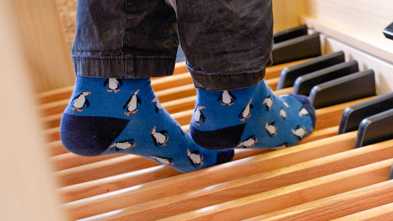 'Toccata in G Major' with crazy 32' Bombarde - Paul Fey Organist - YouTube