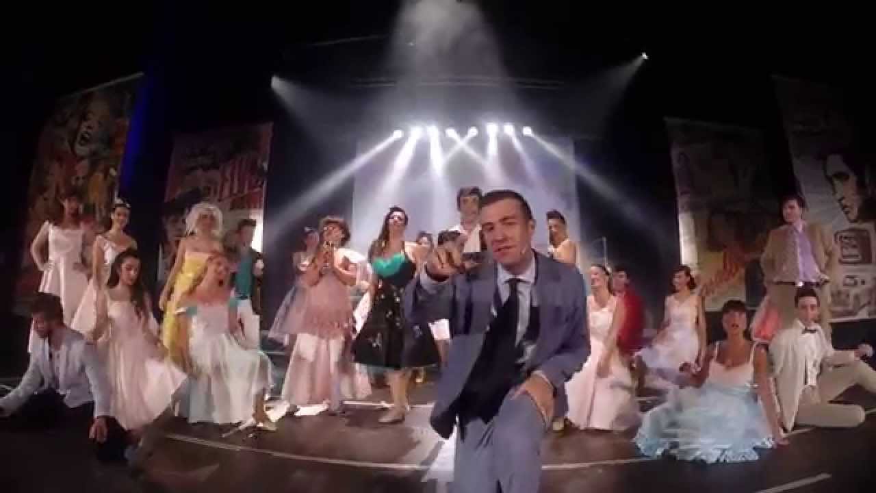 Ballo di fine anno GREASE il MUSICAL - YouTube