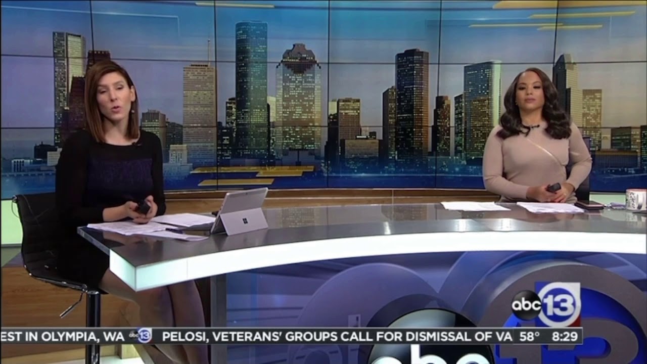 Courtney Fischer Sexy Legs - YouTube