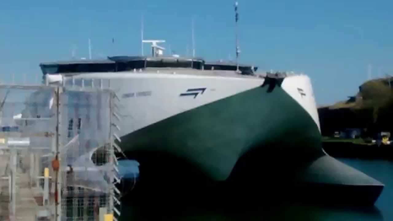 Condor Express at Weymouth - YouTube