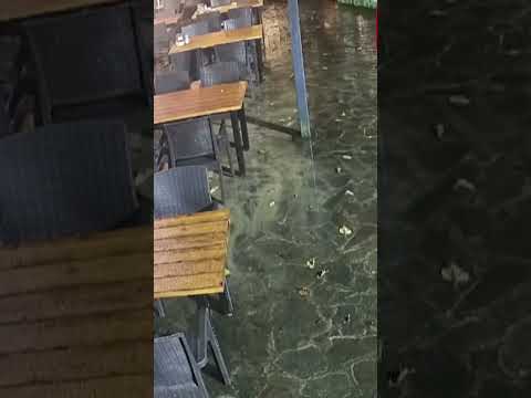 Rize Ardeşen'de selin ilk geliş anı...