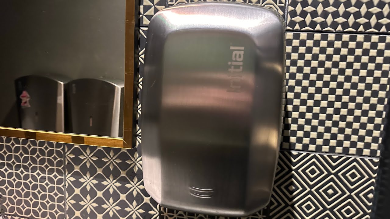 Initial Mediclinics Machflow @ All Bar One Birmingham - YouTube