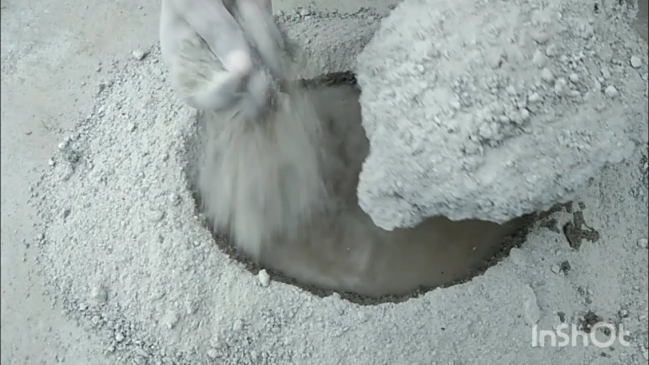 A game of making a small cement sand clay pot and adding sand and water ...