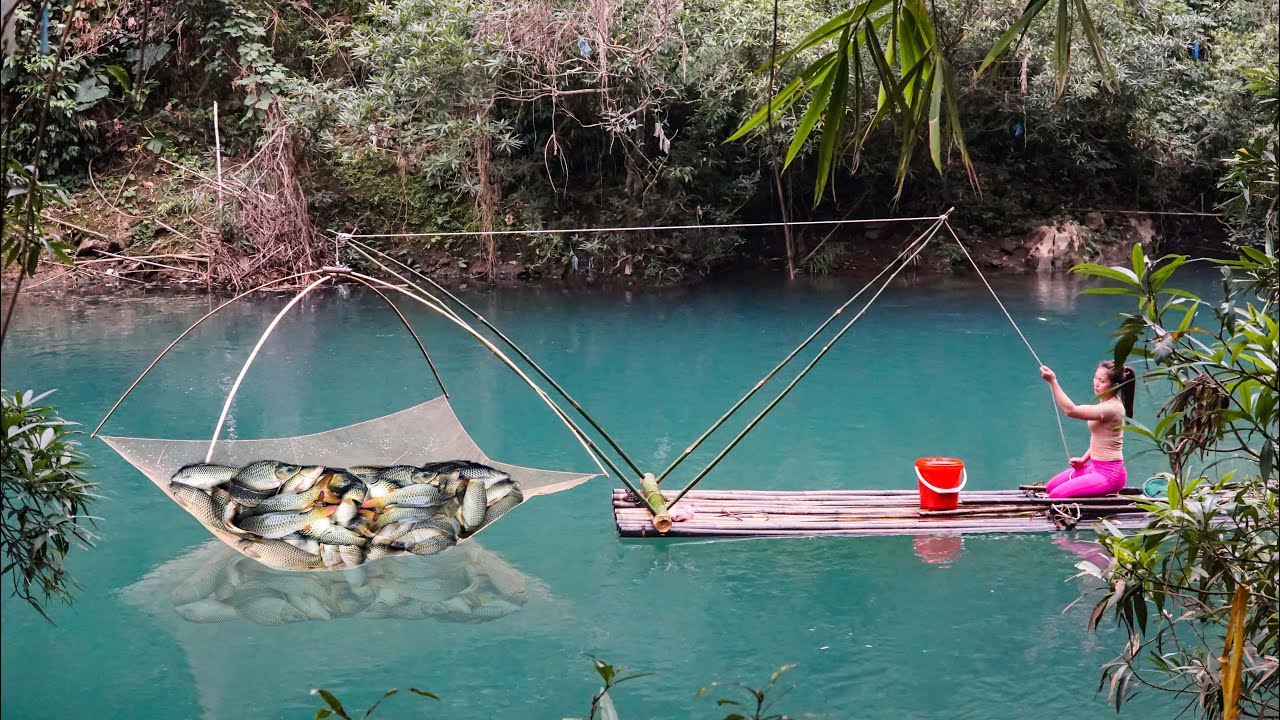 Girl's Amazing Fish Trap Making Idea - Natural River Fishing Technique ...