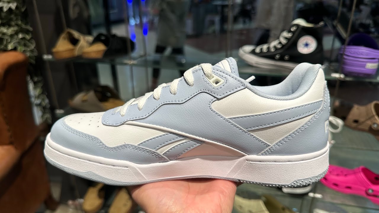 Reebok Womens BB 4000 II Baby Blue - YouTube