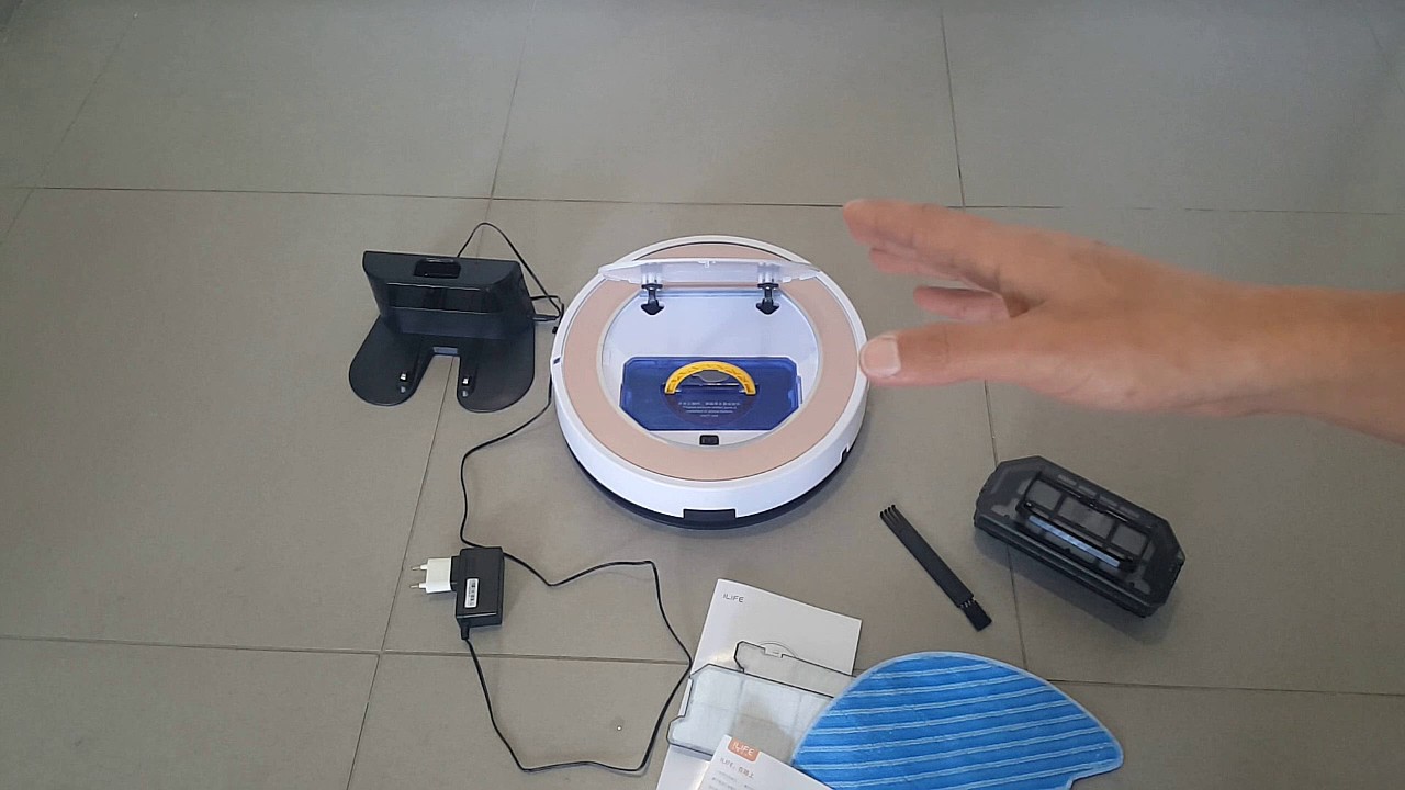 שואב רובוטי סקירת מוצר - ILIFE V7S PRO - YouTube