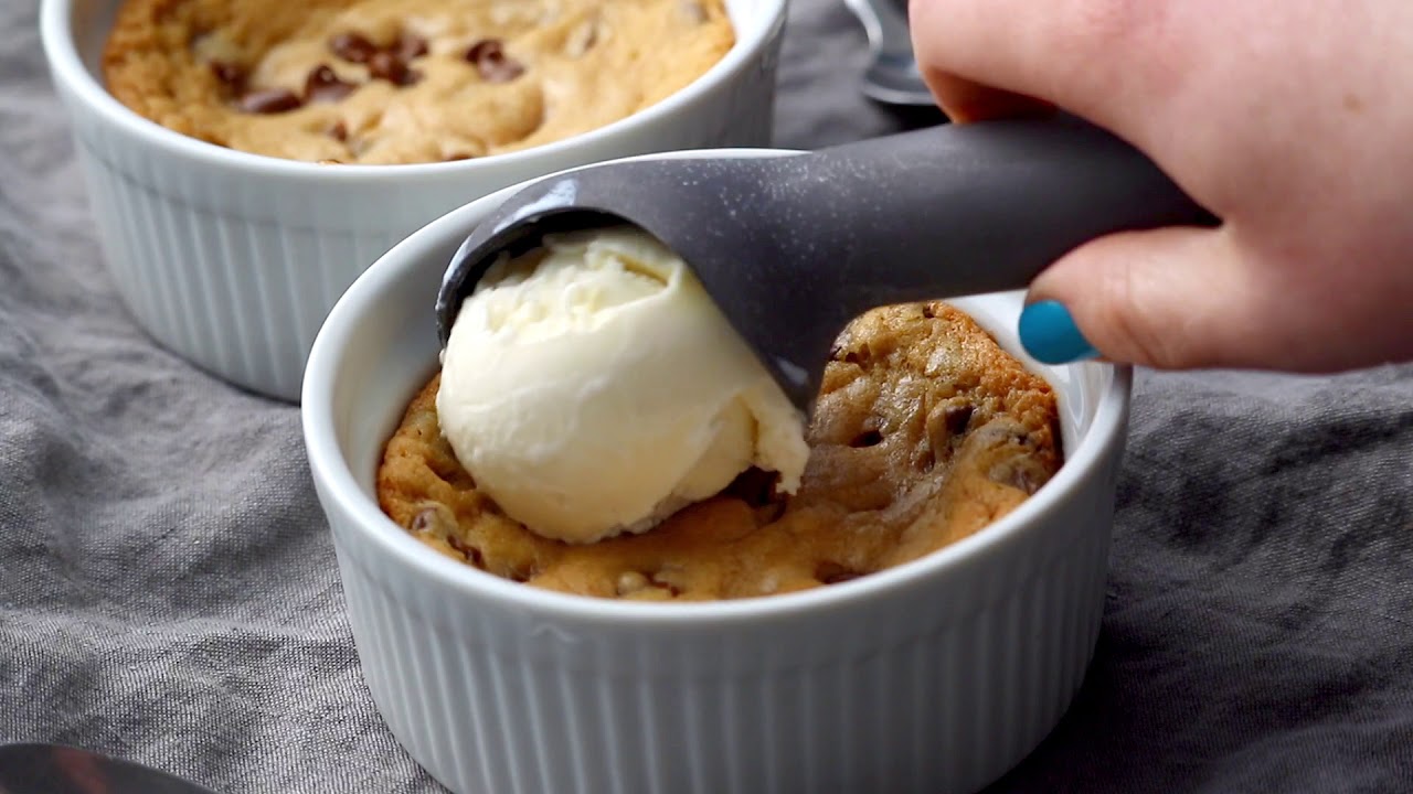Deep Dish Cookie Bowls for Two - YouTube