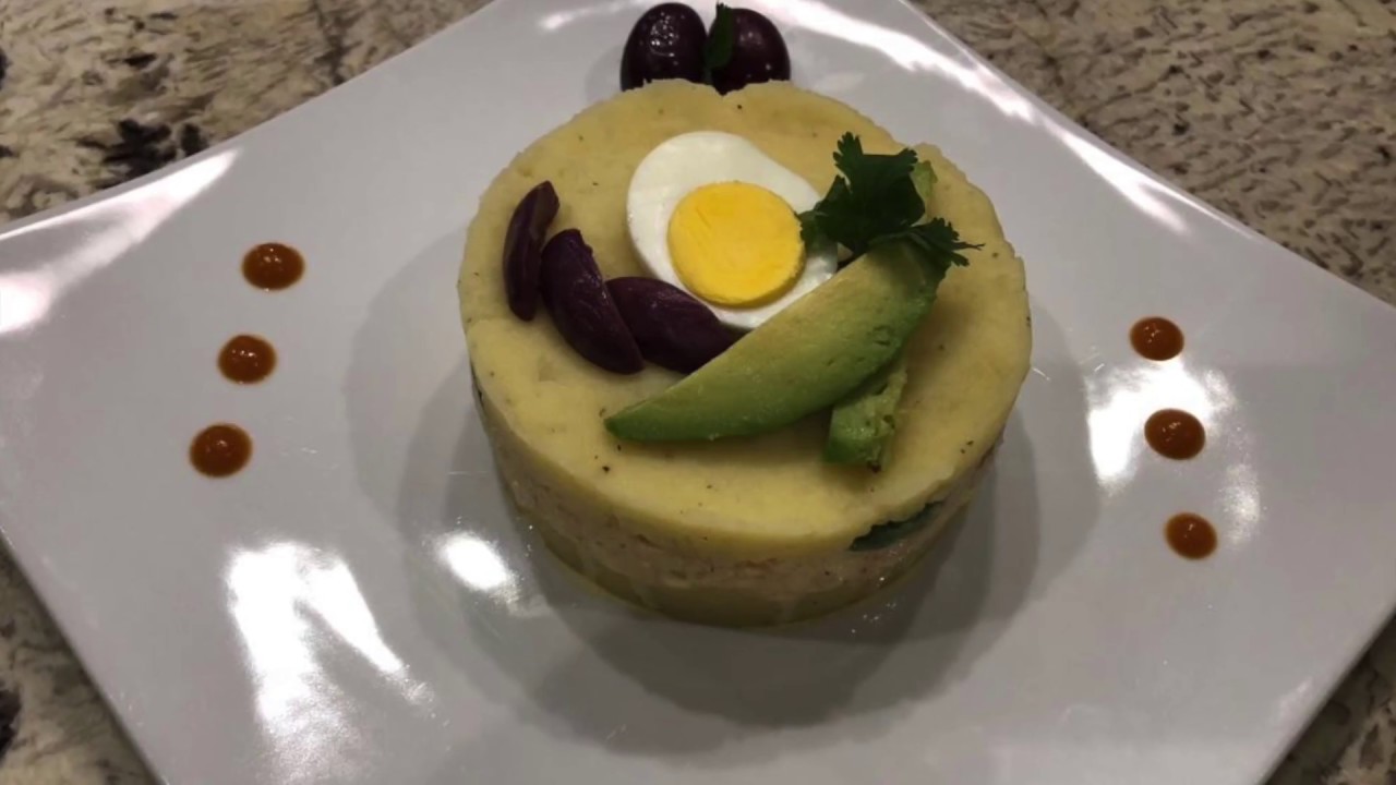 Como Hacer Causa rellena de atún de Peru / Cause stuffed with tuna ...