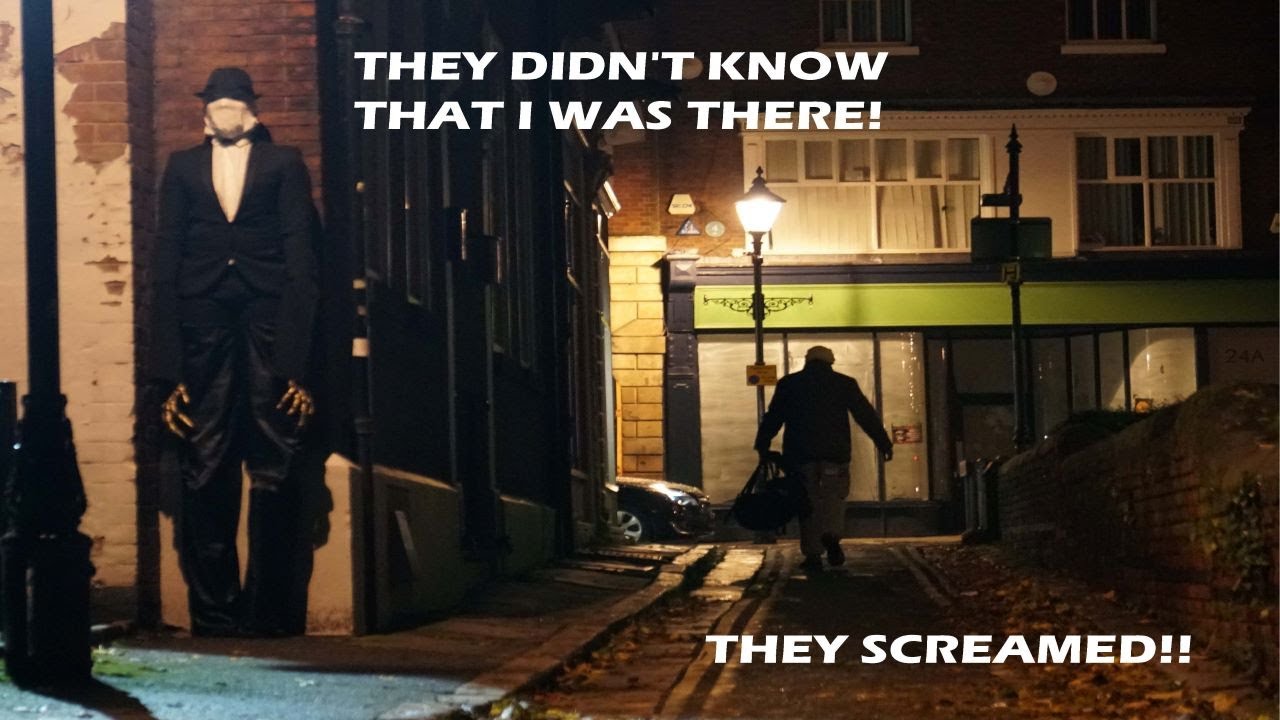 "Slender Man" Scare Prank! Scaring the Public! (Part 1) - YouTube