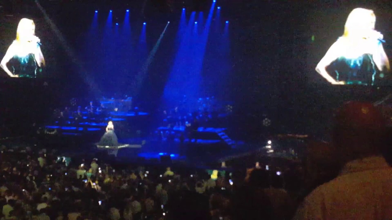 Céline Dion - My Heart Will Go On (Live, June 21st 2017, O2 Arena ...