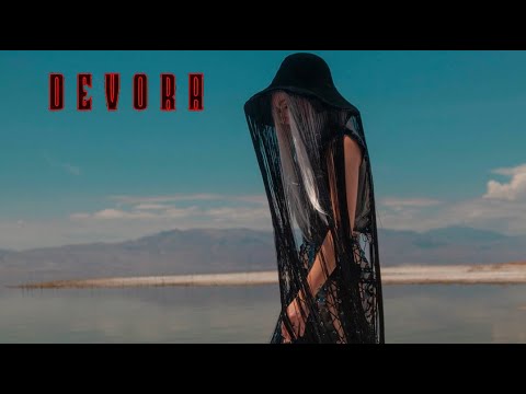 Interview with Outlaw Pop Artist DEVORA - YouTube