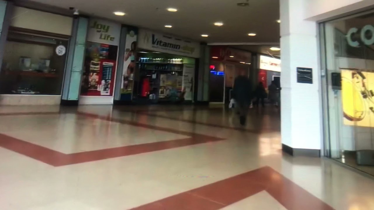 Kiddie rides at the queensmere shopping centre slough part 2 - YouTube