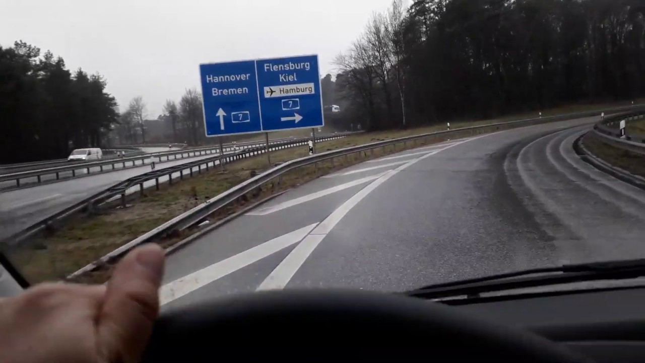 Bắt đầu rẽ vào Autobahn 7 in Germany - YouTube