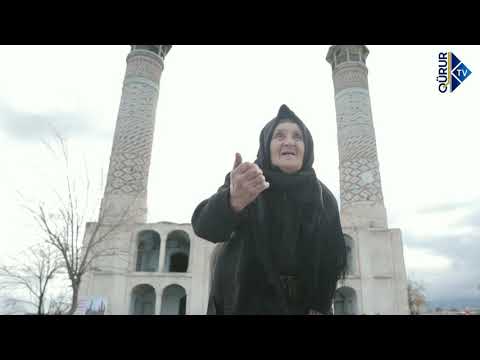 27 il sonra doğma Ağdam məscidində  namaz qılan nənə.
