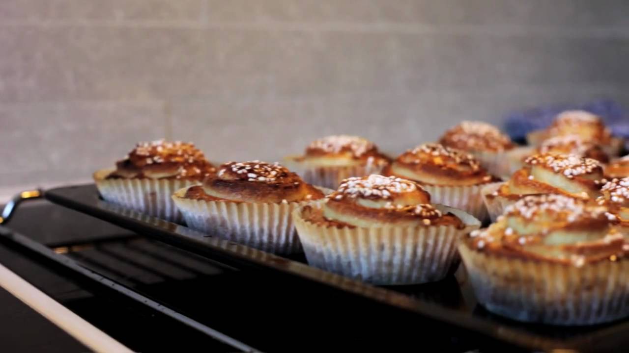 Baking Swedish Vanilla Buns (HD) - YouTube