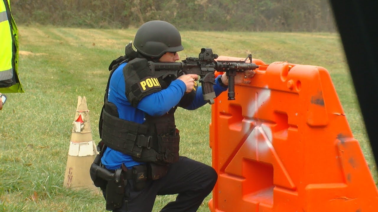 Fugitive captured: A look inside CPD's Elite SWAT Team training - YouTube
