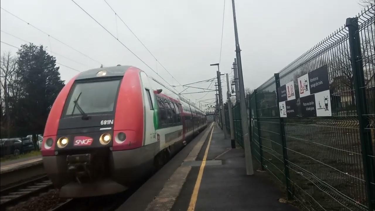 ( Transilien P): Départ d'un AGC Carmillon - YouTube