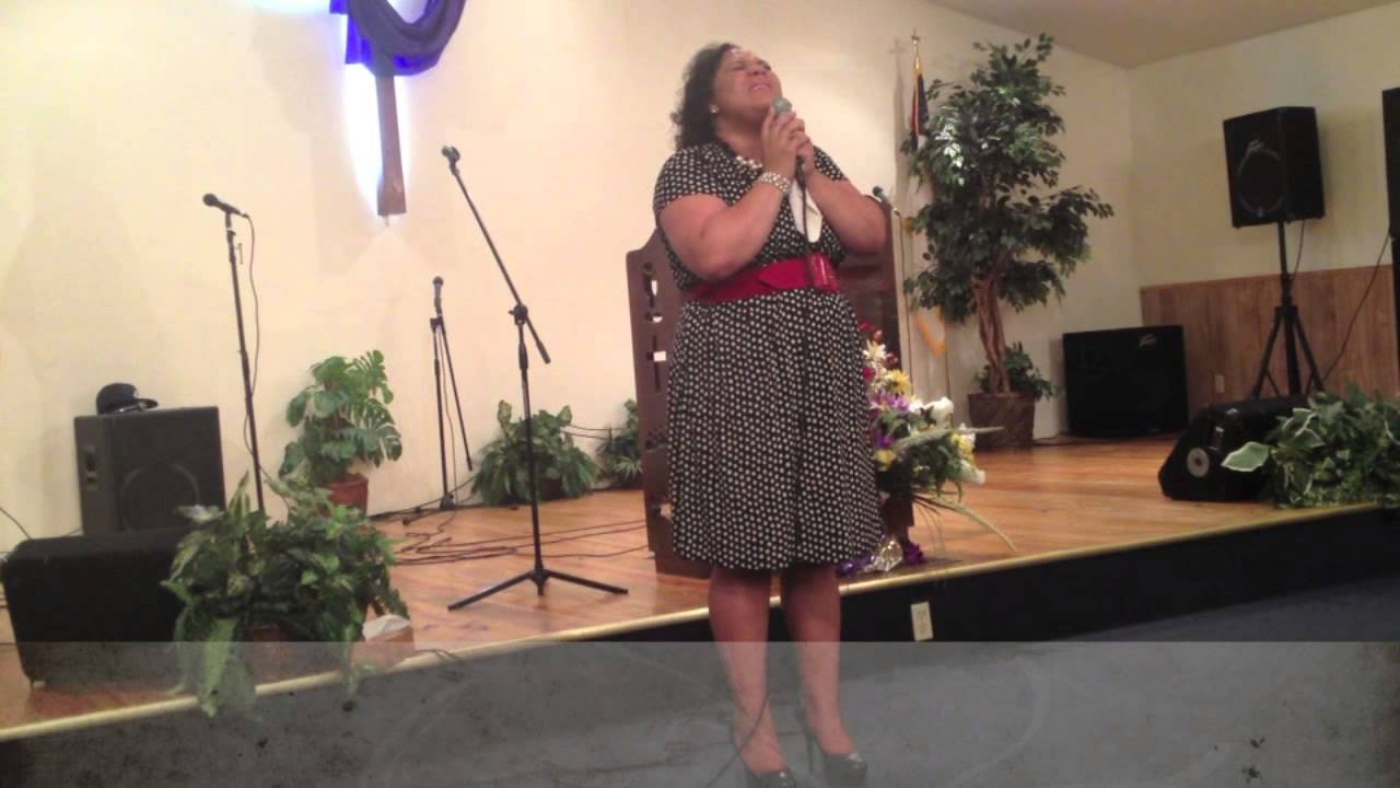 Angel Davis Sings Worship Medley 9/15/13 - YouTube