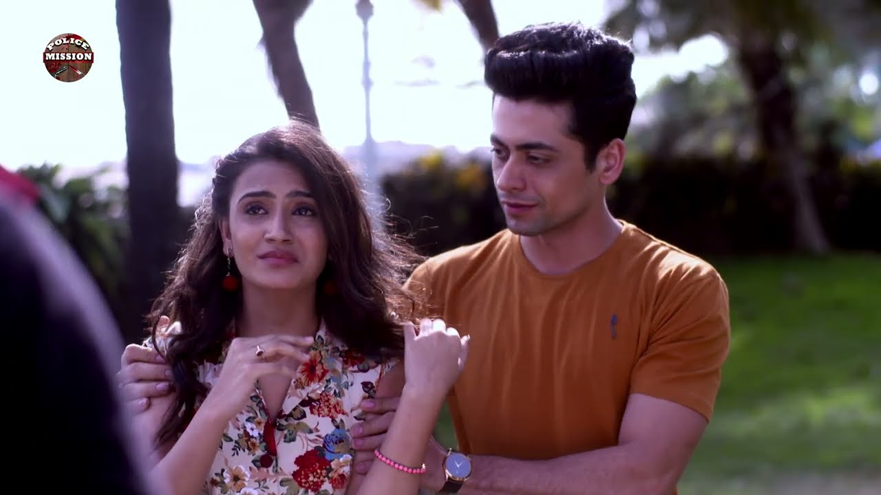 छत की दीवार से निकलते जानलेवा कीड़ो के जाल में कैसे फस गयी CID? || CID ...