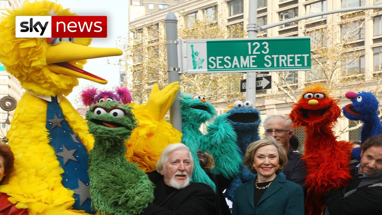 Big Bird puppeteer on Sesame Street dies aged 85 - YouTube