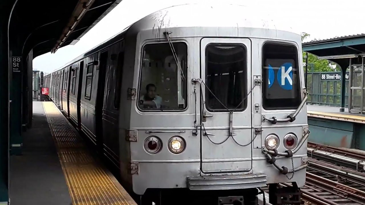 IND Fulton Street: R46, R160/Siemens (A) trains + R46 NIS (K) train ...