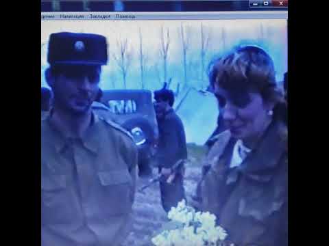 Herbi jurnalist Gulbeniz Arifqizi 1994 cu il doyush bolgesinde. Cekilish Famil Nesibovundur.