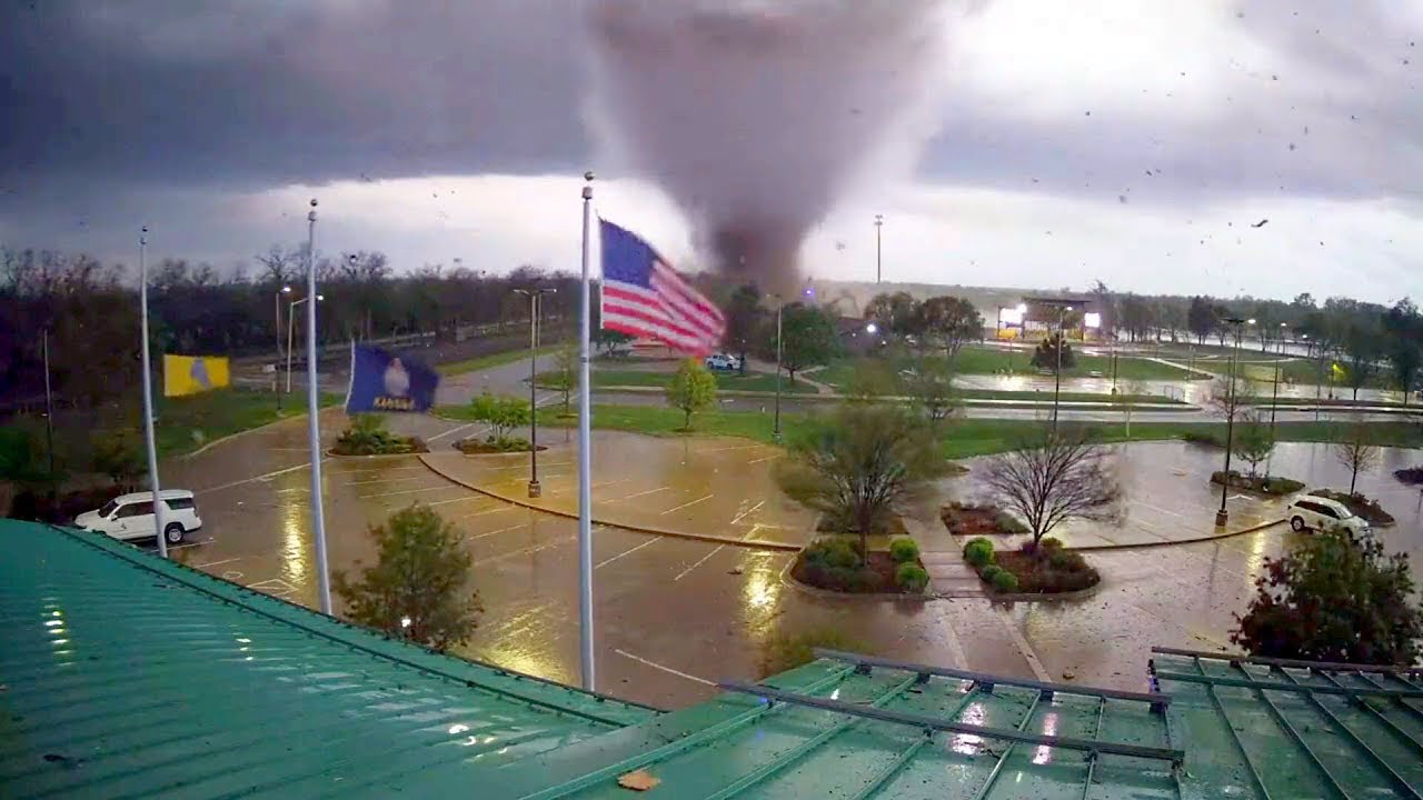 Mega Tornado Capturado por uma câmera - #tornado - YouTube