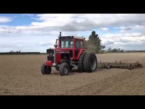 Massey 1135 - YouTube