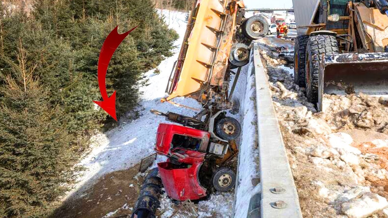 Top 10 Extreme Dangerous Idiots Truck Fails On Bad Road ! Crazy ...
