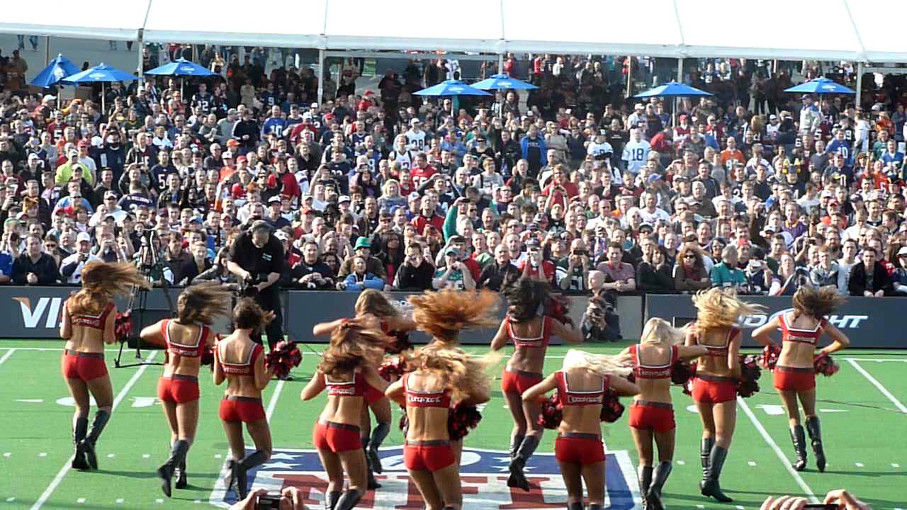 Cheerleaders Performing to Party Rock Anthem at Wembley NFL 2011 - YouTube