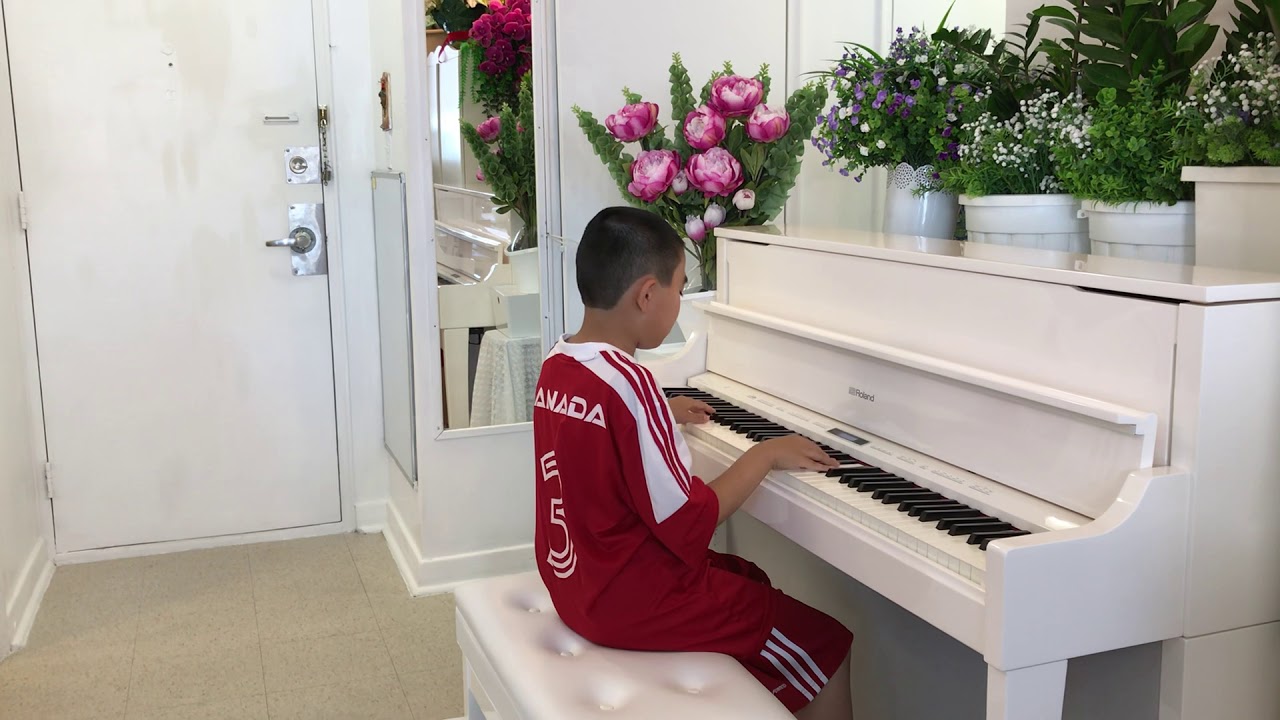 Annie's Wonderland - Bandari - Thomas Ly Piano - YouTube