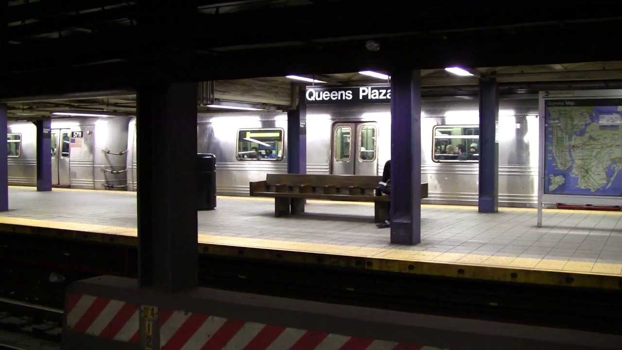 R46 R Train and R160A E Train At Queens Plaza - YouTube