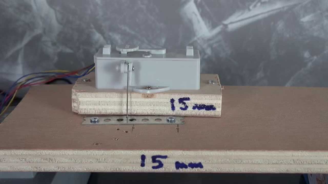 Peco N gauge turnout with Conrad point motor / Aiguillage Peco non ...