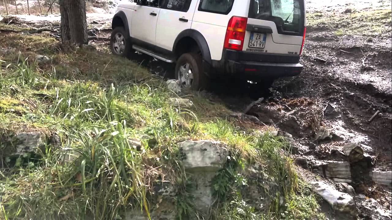 Discovery 3 trial off road - YouTube