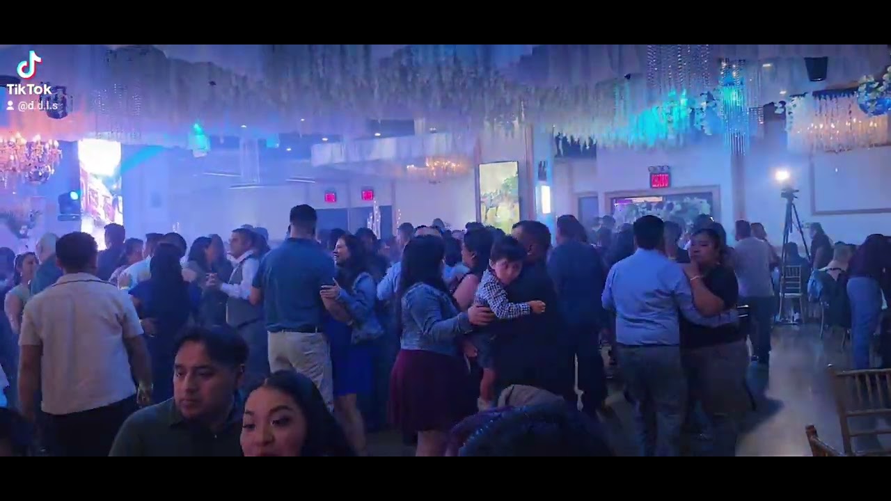 Flor de capomo en vivo desde brooklin NY con Directos De La Sierra ...