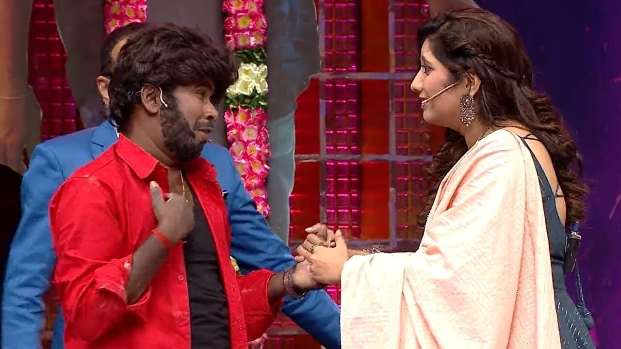 Ramar Fun with Priyanka on stage - YouTube