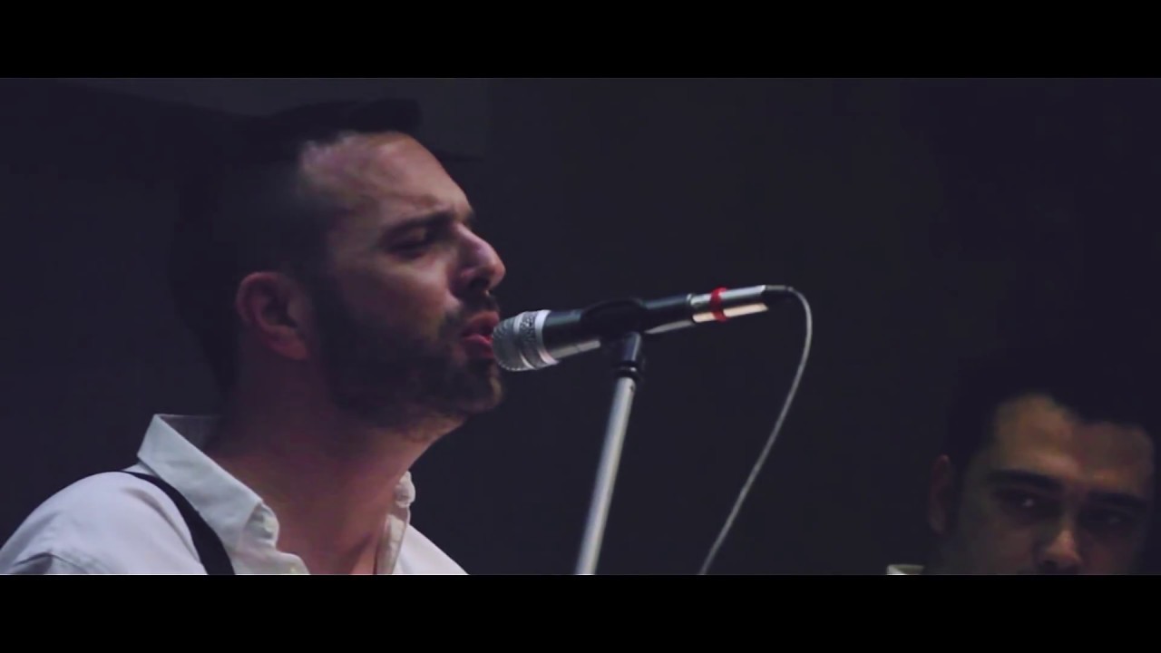 Χαιρέτης Γιώργος - Καίγομαι και σιγολιώνω (Live 2018) - YouTube
