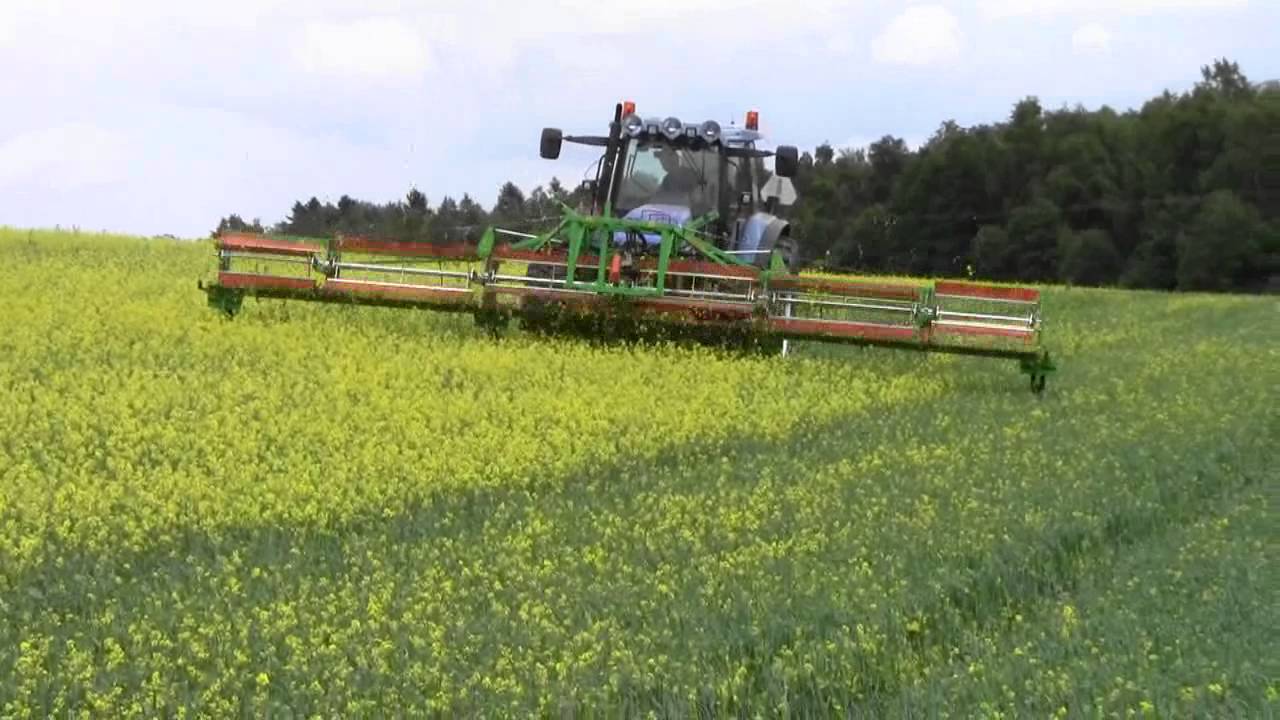 Ogräsbekämpning del 1. CombCut in Action... - YouTube