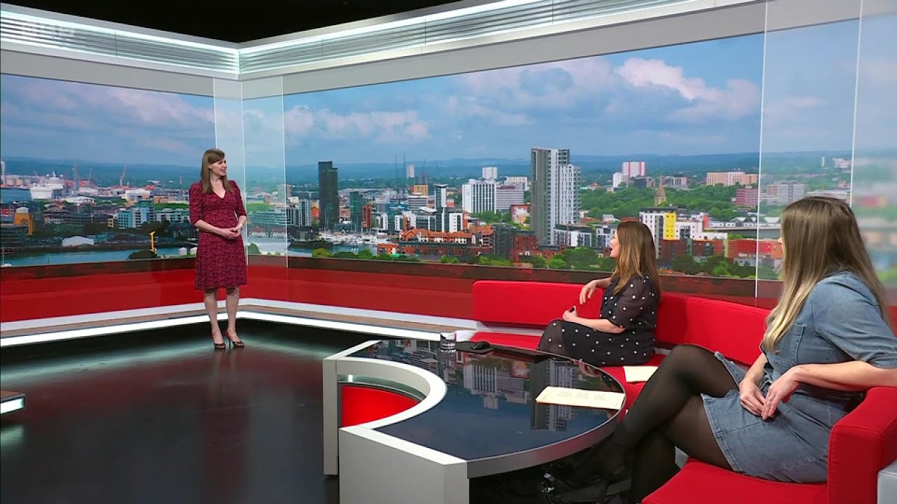 Fern Buckley - Pantyhose South Today Sport 12Apr2024 - YouTube