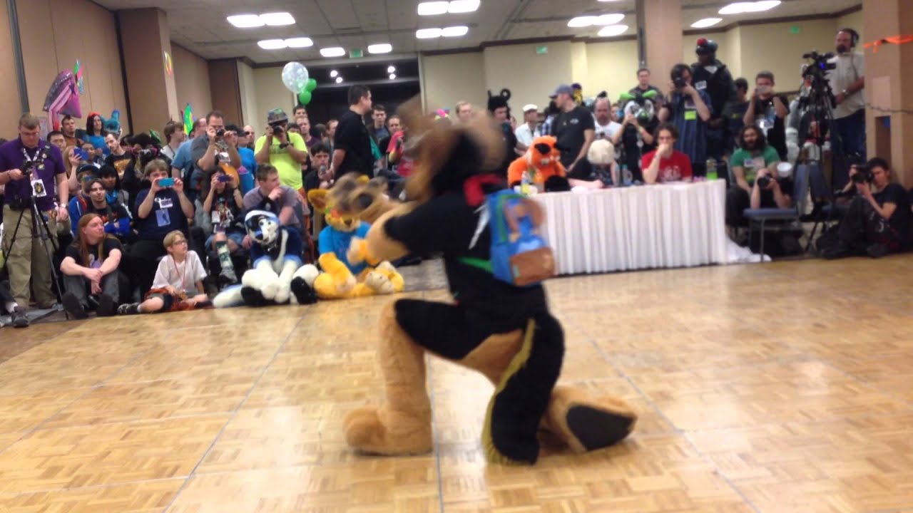 Biggest Little Fur Con 2014 Fursuit Dance Competition -18- Doryuu - YouTube