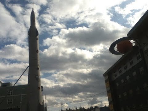 Sight-seeing Seattle: The Rocket in Seattle's Fremont district - YouTube
