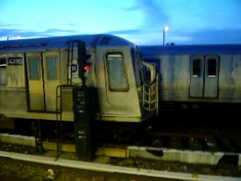 Slant R40 school cars in Rockaway Park - YouTube