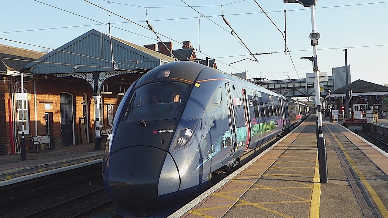 Hull Trains Class 802 leaves Grantham (4/1/22) - YouTube
