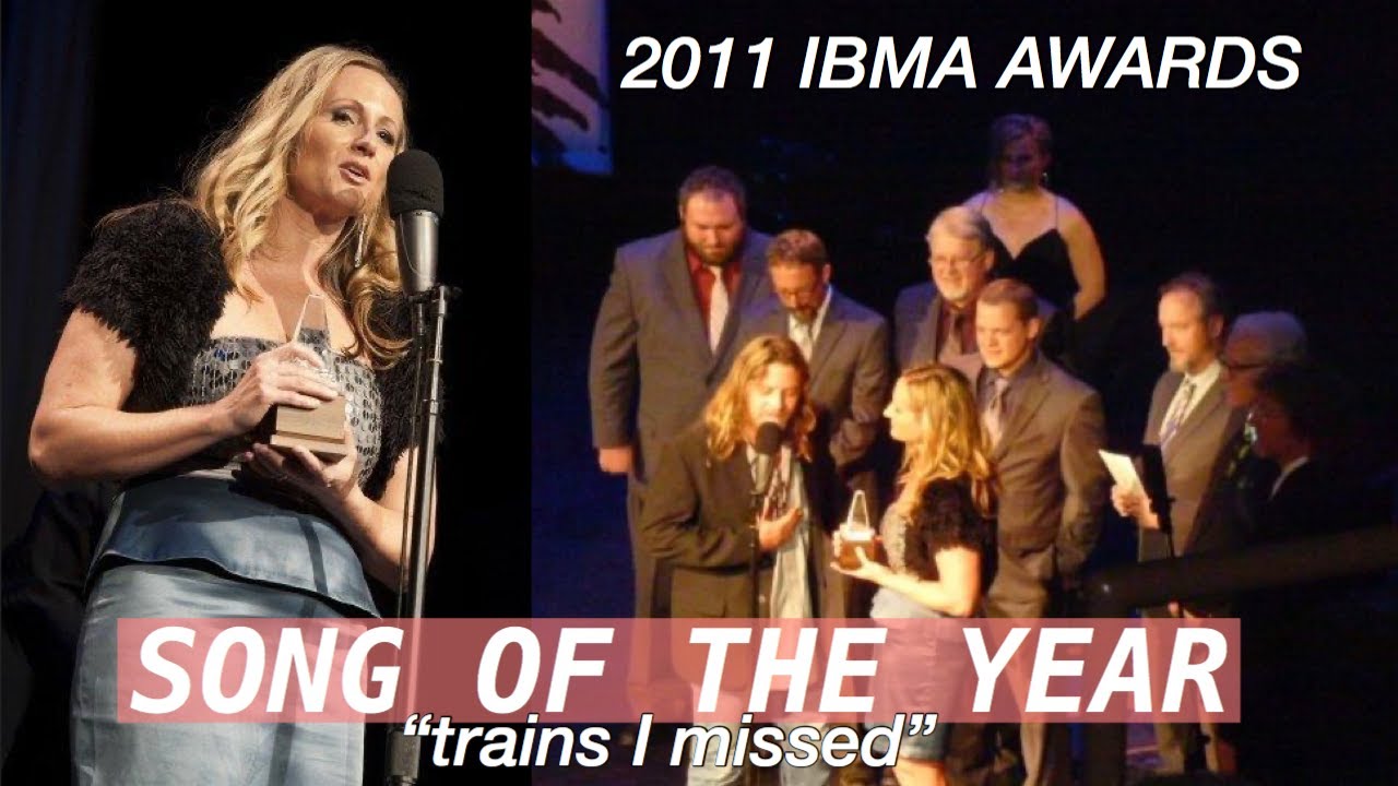 Nicole Witt and Walt Wilkins accept Song of the Year at the IBMA's 2011 ...